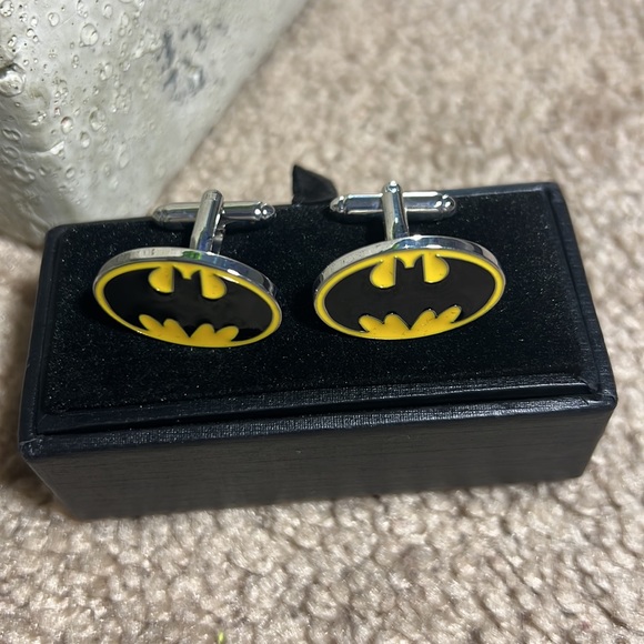 Accessories | Officially Licensed Black And Yellow Batman Cufflinks ...